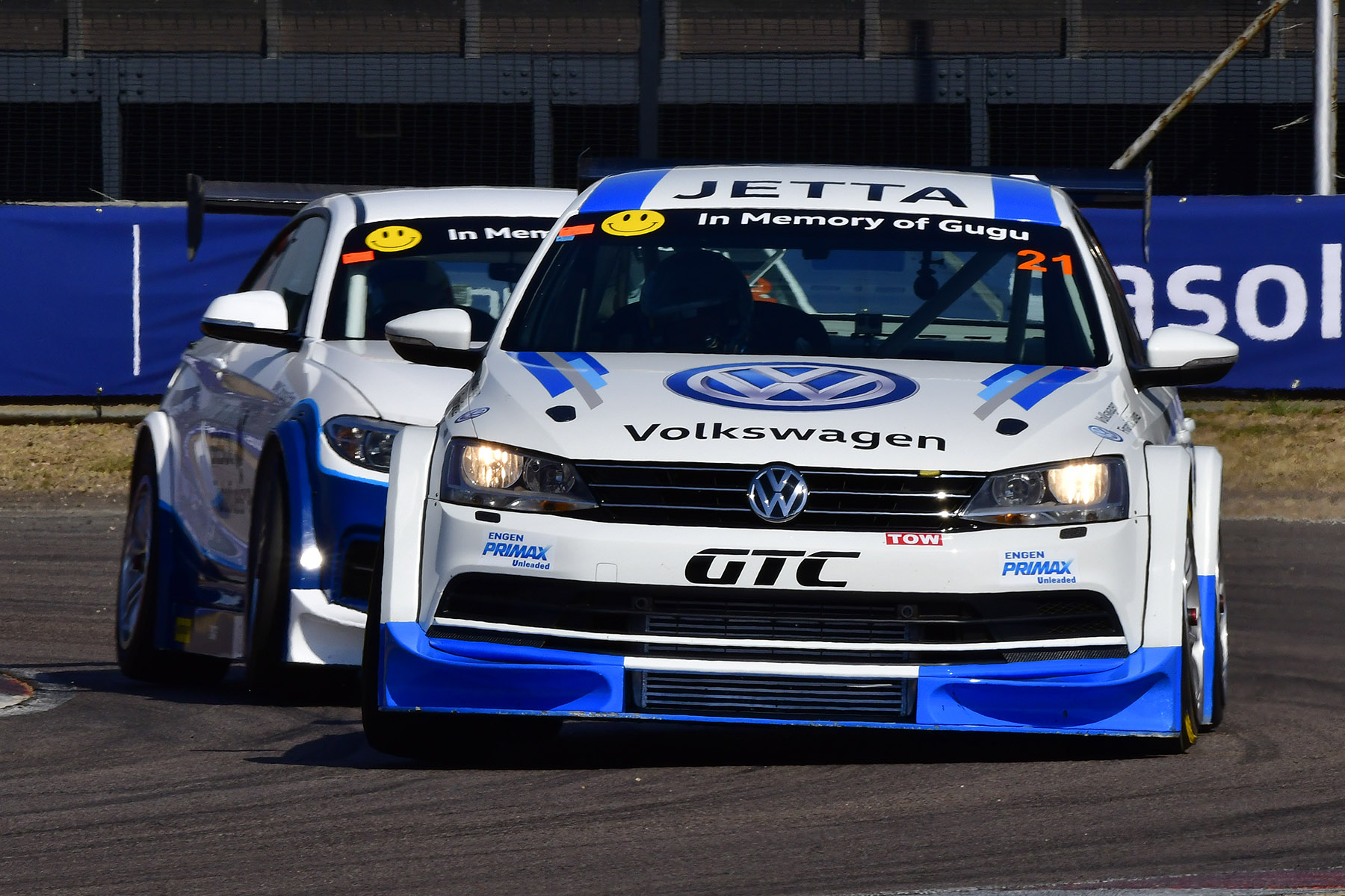 SASOL GTC CHAMPIONSHIP THUNDERS INTO PORT ELIZABETH - SA Touring Cars